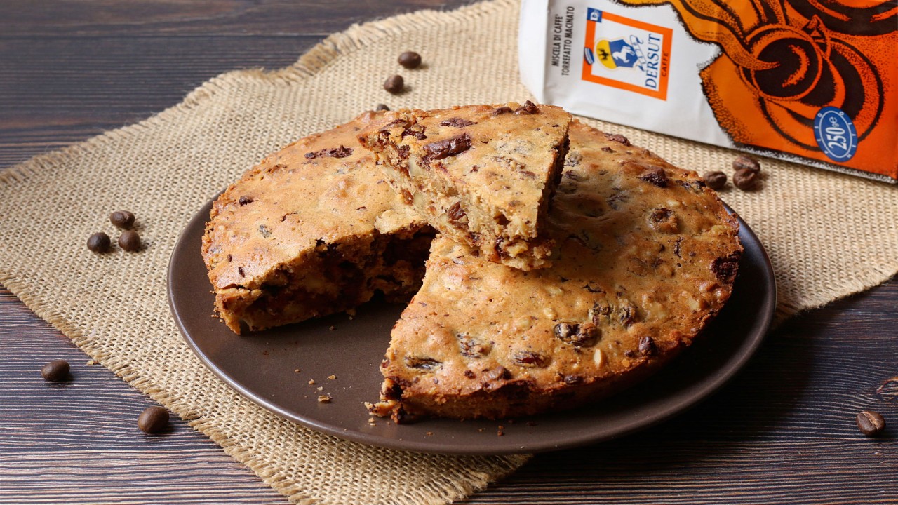 Torta biscotto alle noci e caffè - facile e senza lievito